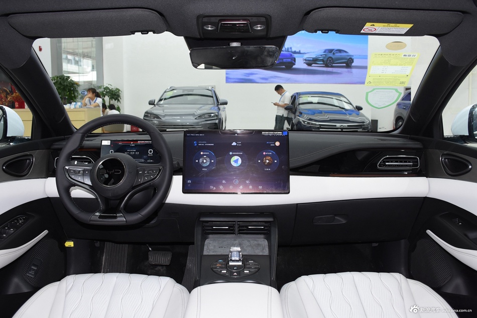 【比亚迪2024款海豹06DM-i 120KM尊荣型】报价_参数_图片 – 新浪汽车